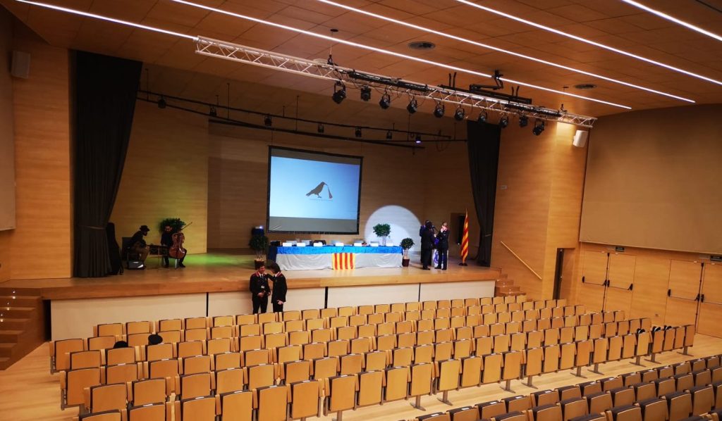 Sound absorbing wood panels for auditoriums | Metrowall